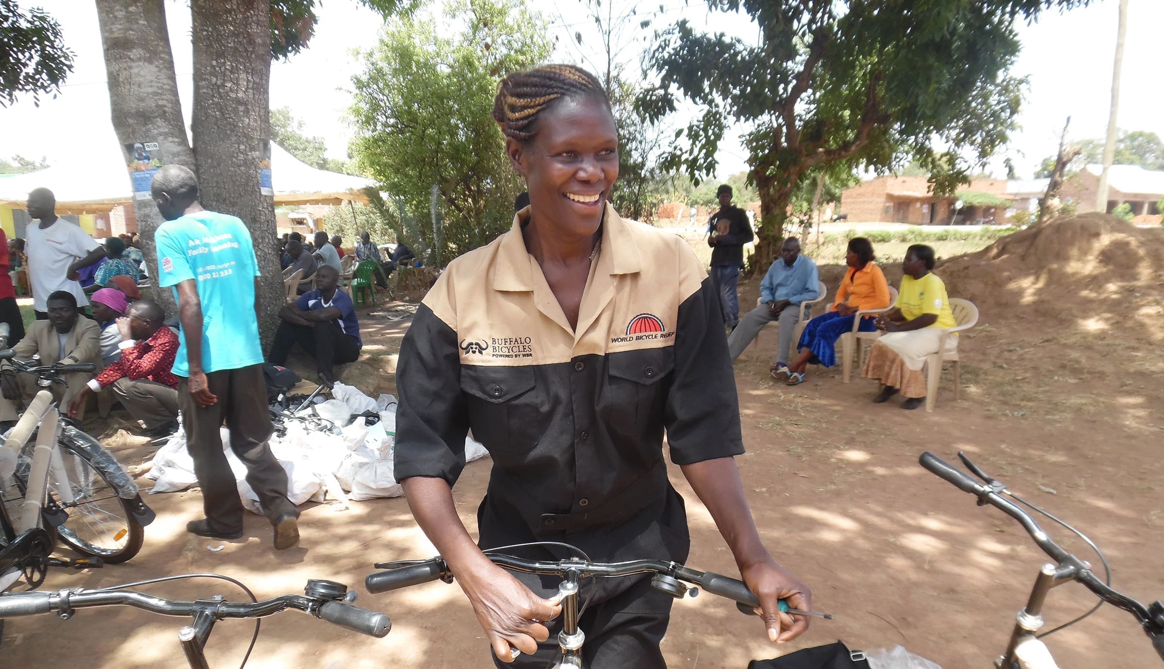 Alice, die Mechanikerin - World Bicycle Relief